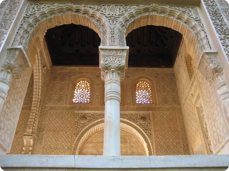 Battles and Bombs: The Palace of Alhambra - PILOT GUIDES