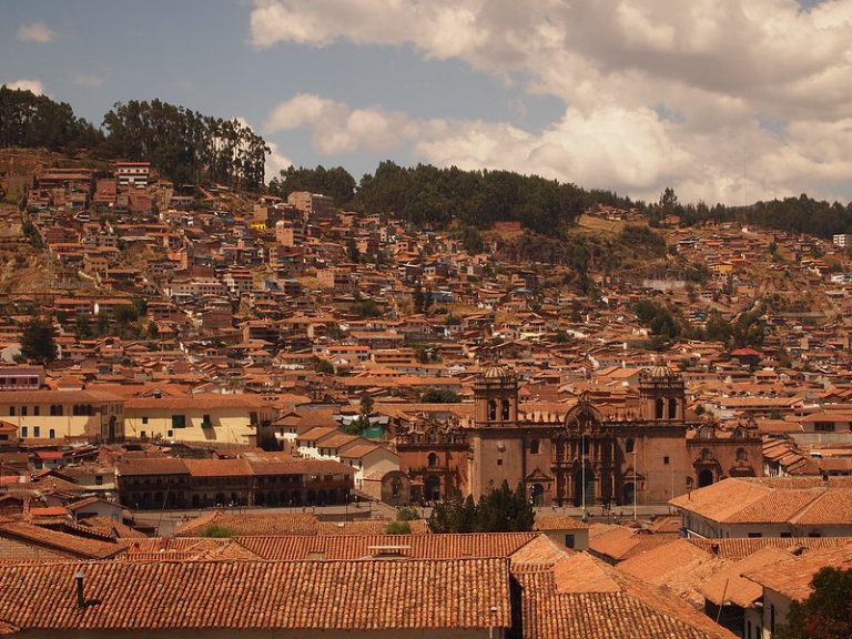 Peru: Conquistadors, Incas, Inquisition - PILOT GUIDES