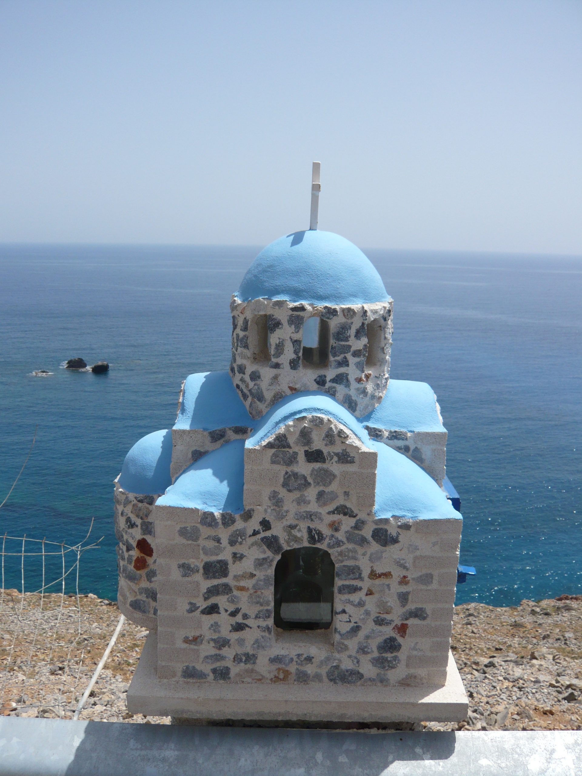 Trekking… The E4 Trail In Crete - PILOT GUIDES