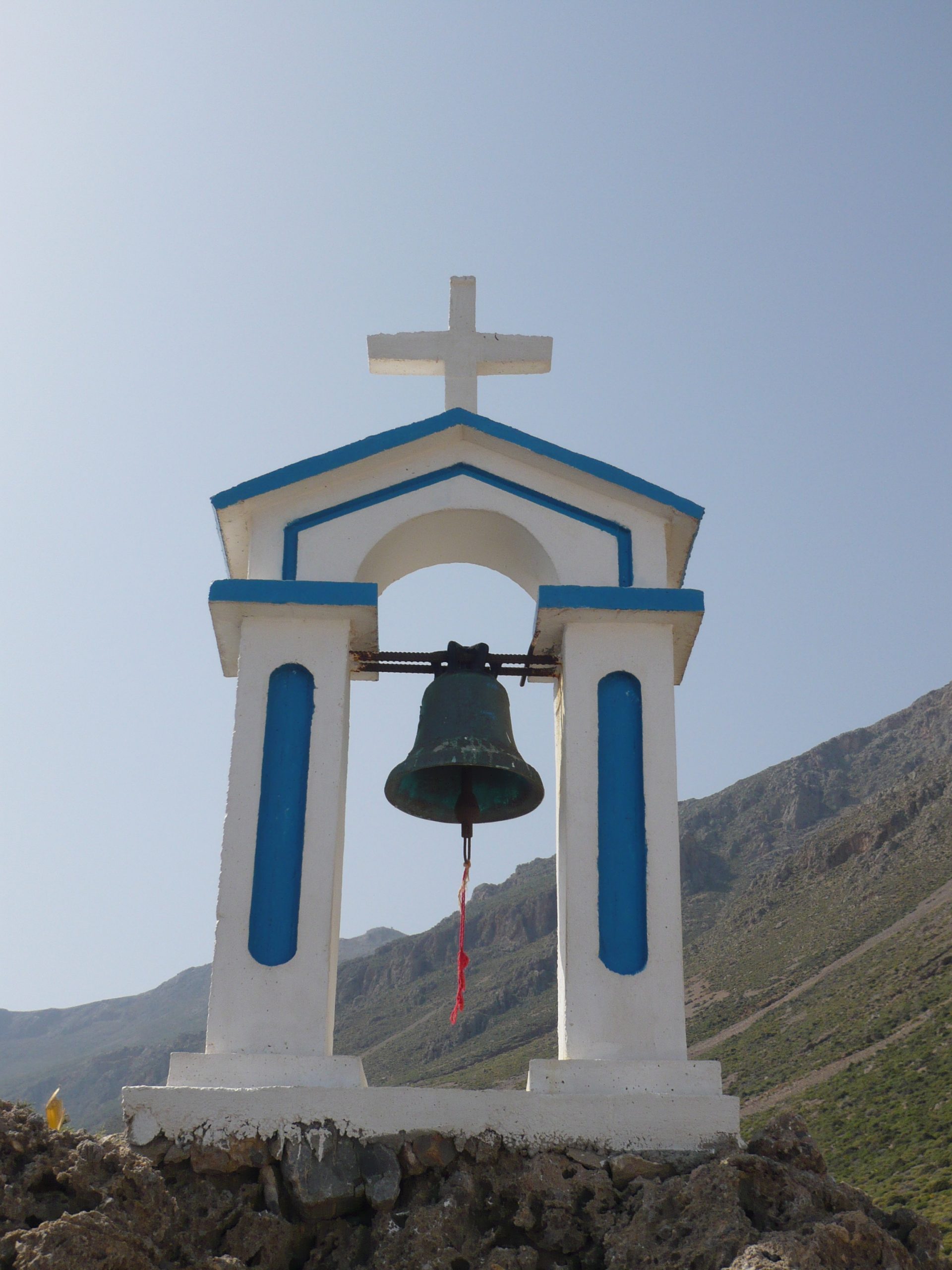 Trekking… The E4 Trail In Crete - PILOT GUIDES