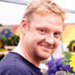 Hosts – PILOT GUIDES