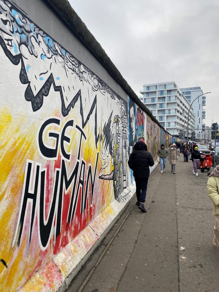 Cold War Symbol – The Berlin Wall - PILOT GUIDES