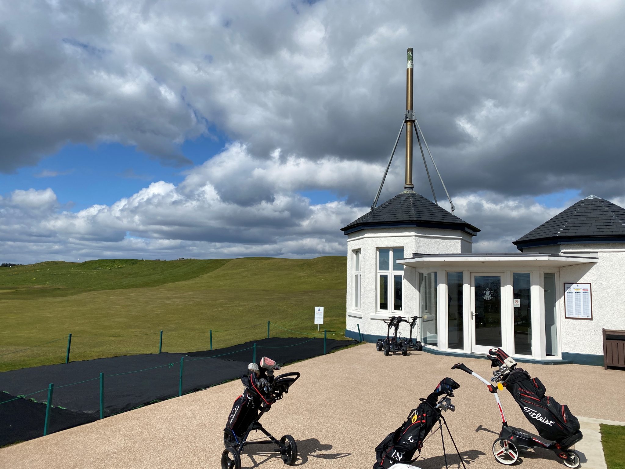 Golfing in Fife Scotland - PILOT GUIDES